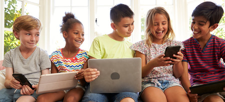 Parental Safety Phones to Keep Your Child Safe Online | Safe Search